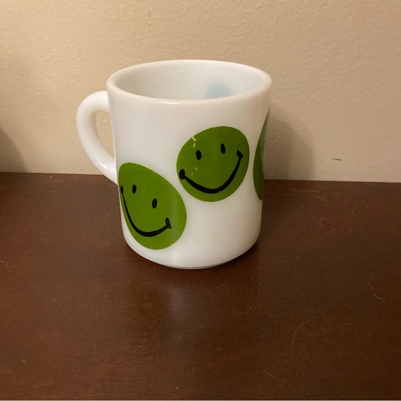 Dining | Vintage 7s Smiley Face Milk Glass Coffee Mug Avocado Green Be ...